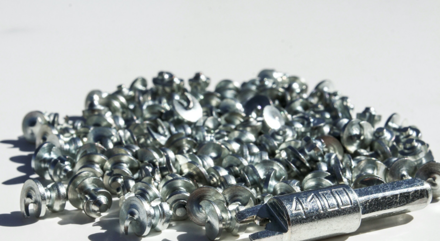 INSTALL & REMOVAL TOOLS – Traction Studs